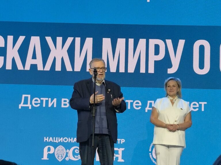 Смолянка завоевала "серебро" международного конкурса "Расскажи миру о ...